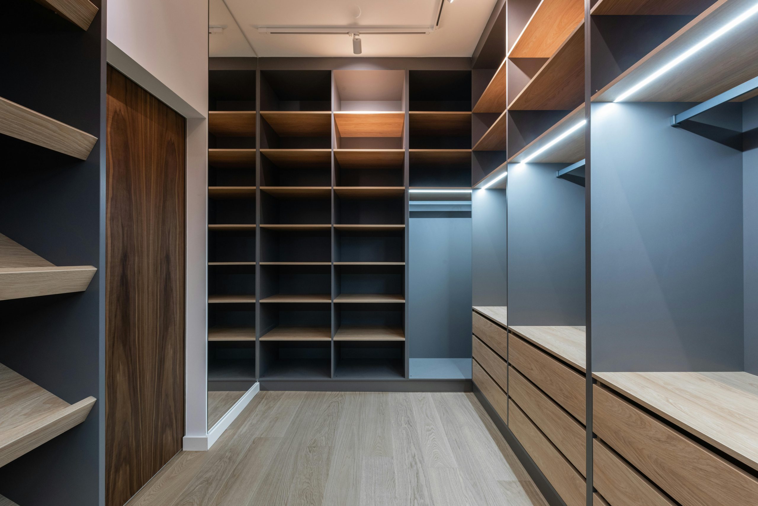 Furniture Installation Service Officer-boxbusters